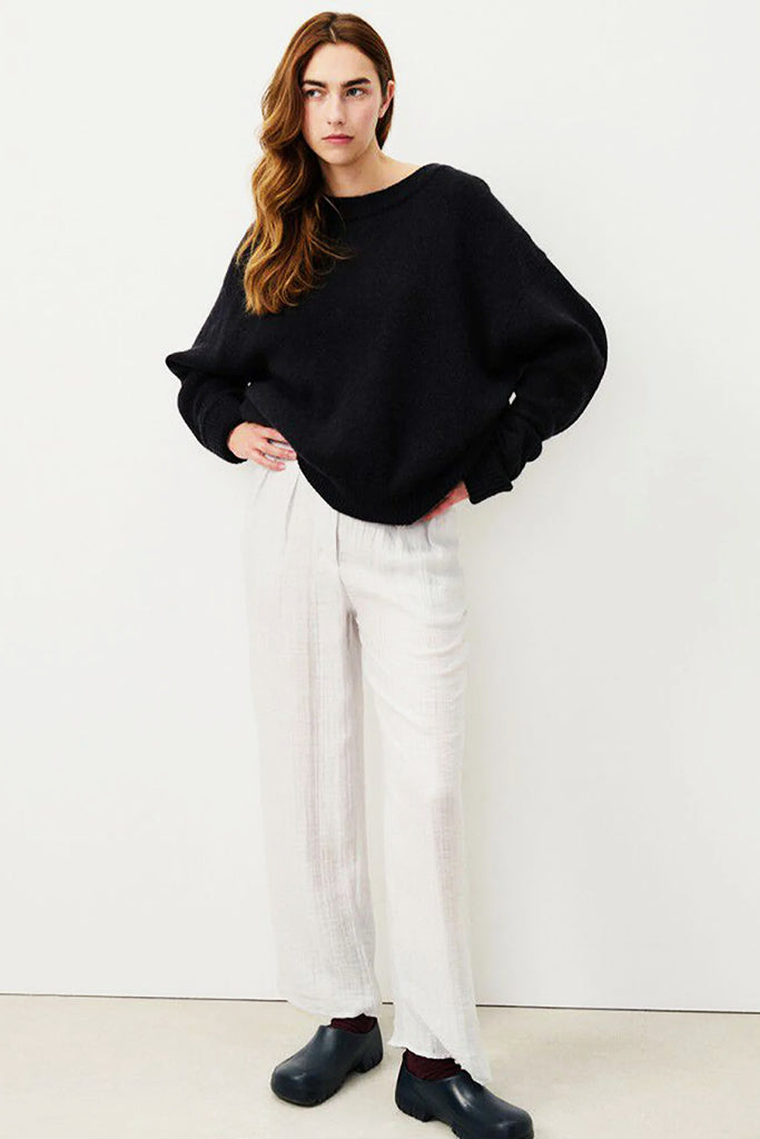 Vitow Sweater in Black – Arielle Clothing