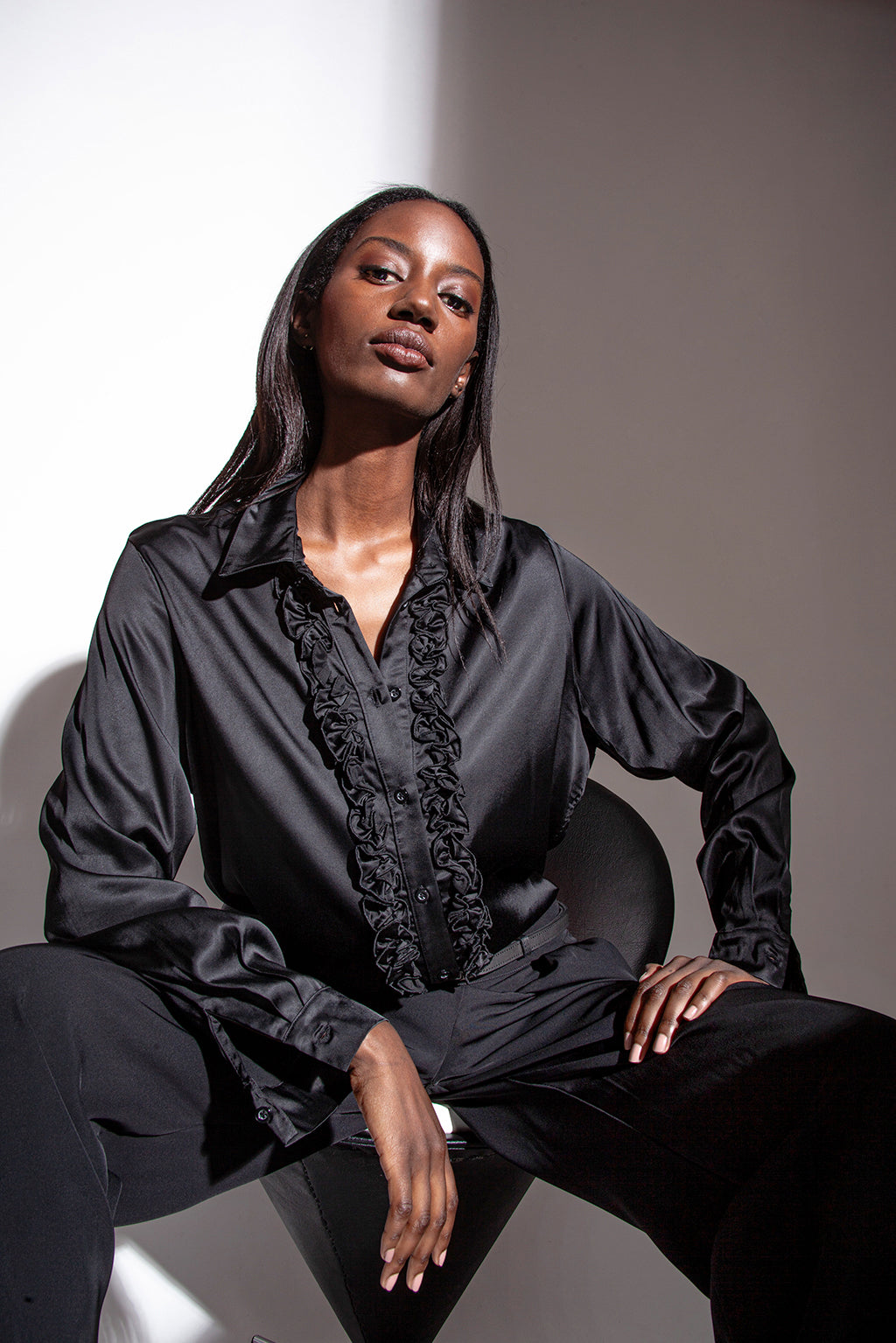Laura Blouse in Black – Arielle Clothing